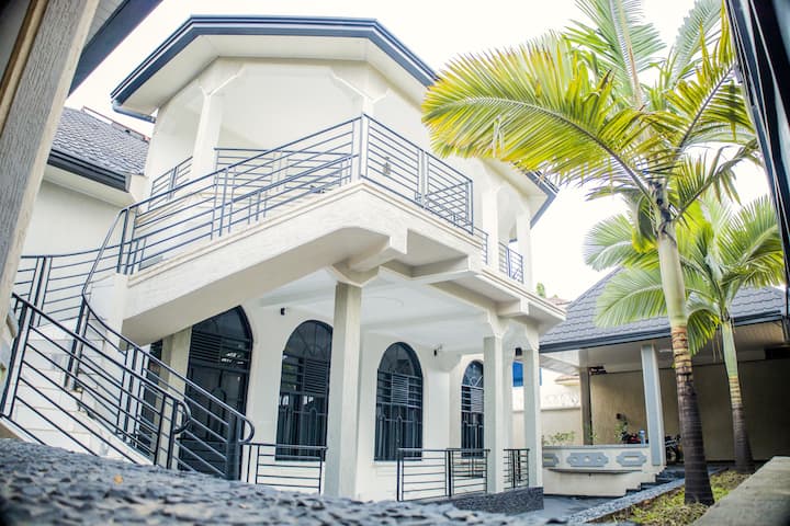 Votre Oasis Moderne à 7 Min Du Cœur De Bujumbura - Bujumbura