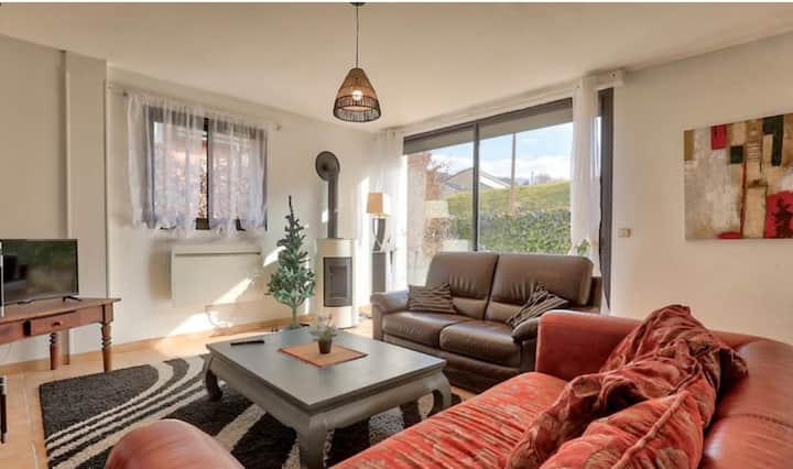 Logement Lumineux Avec Jardin - Arreau