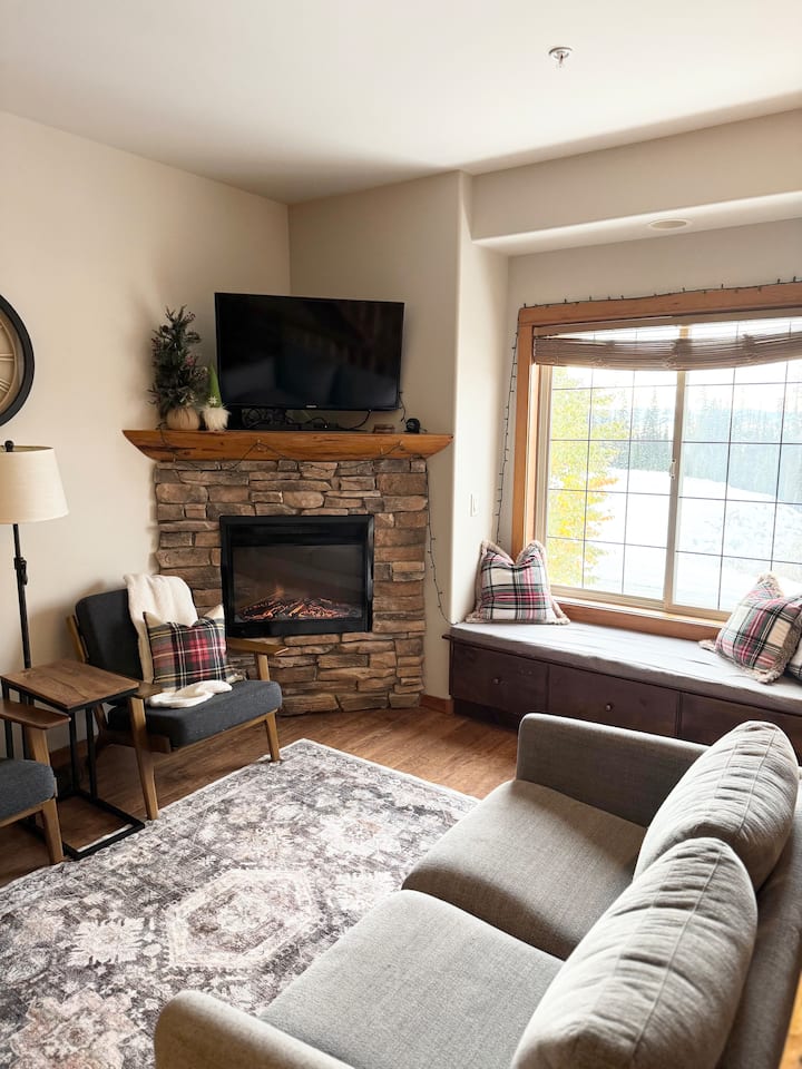 Ski-in Townhouse In Big White With Hot Tub - Big White Ski Resort, BC