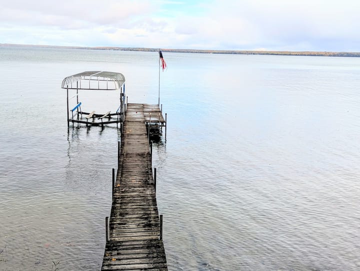 Long Point Landing- Family Cottage - Sleeps 12 - Cheboygan, MI