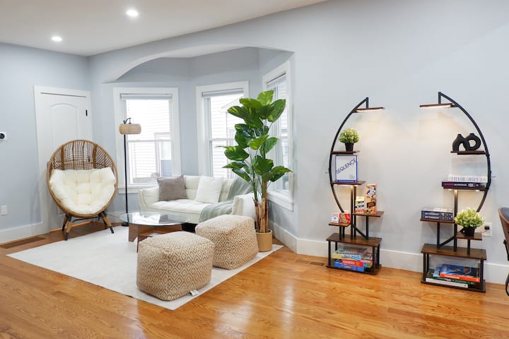 Luxury Retreat | Walk To T | Minutes To Downtown - Boston, MA
