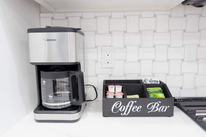 Luxury Retreat | Walk To T | Minutes To Downtown - Quincy, MA