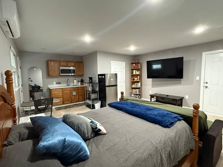 Cozy Studio By The Gardens - Lake Wales, FL