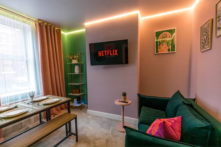 Checkered Wonderland At 19 Milbanke - Doncaster