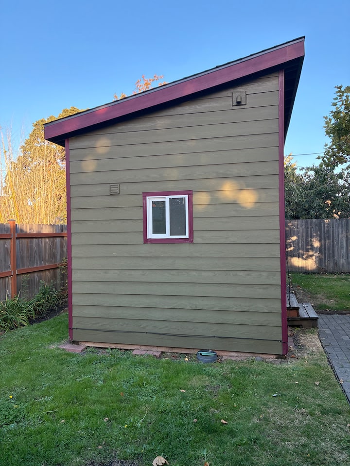 The Tiny Pearl - Eugene, OR