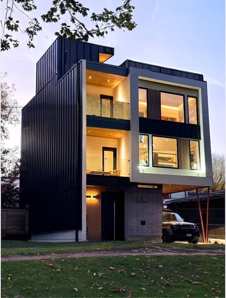 Modern Luxury Retreat In The Heart Of Toronto - Mississauga