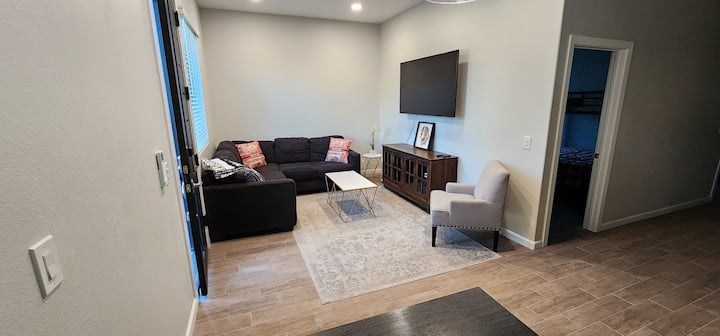 Two Bedroom Unit In Orange County Resort Village - Santa Ana, CA