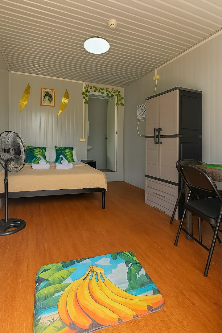 Cozy Container House With Aircon And Hot Shower - Łazy