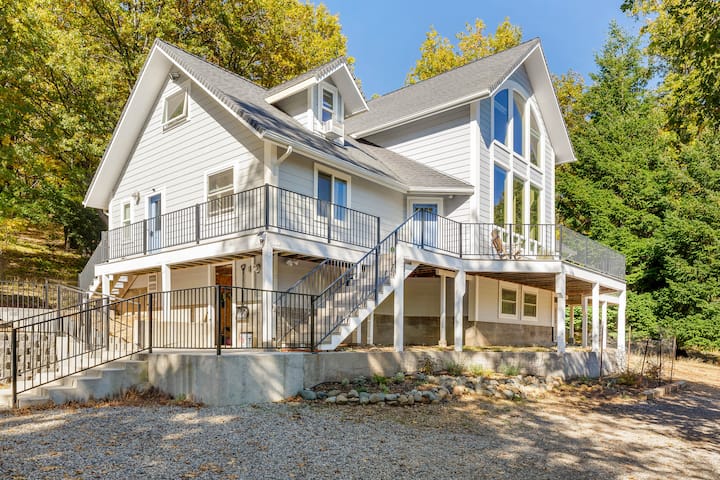 Mountain Heart - Epic View Of Mt. Shasta - Mount Shasta, CA