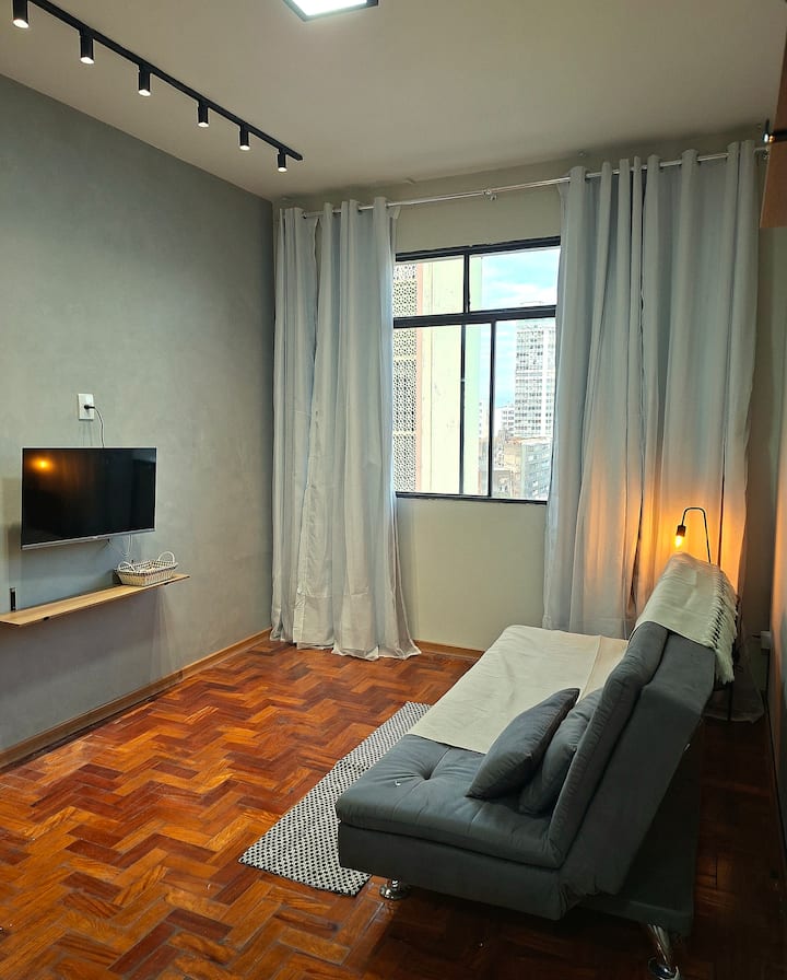 Hipercentro Bh |Charmoso Com óTima Localização - Belo Horizonte