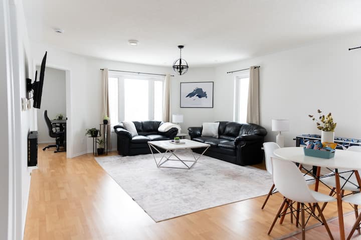 Bright & Spacious 2br Suite In Best Location! - Lake Superior