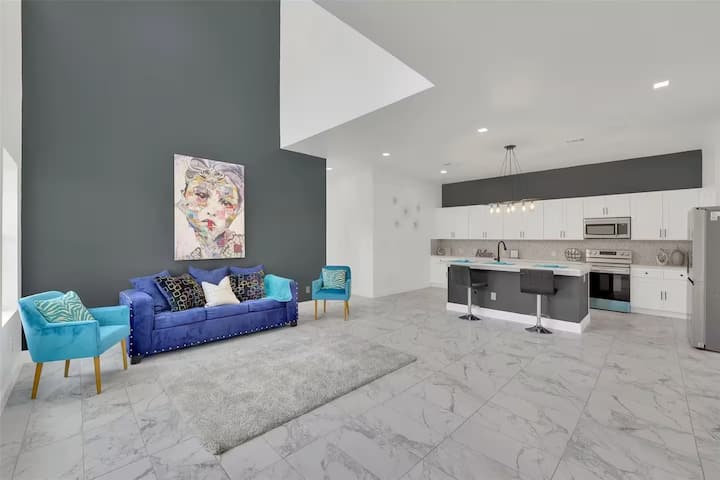 New! Entire Home In Dallas, Tx! - Irving, TX