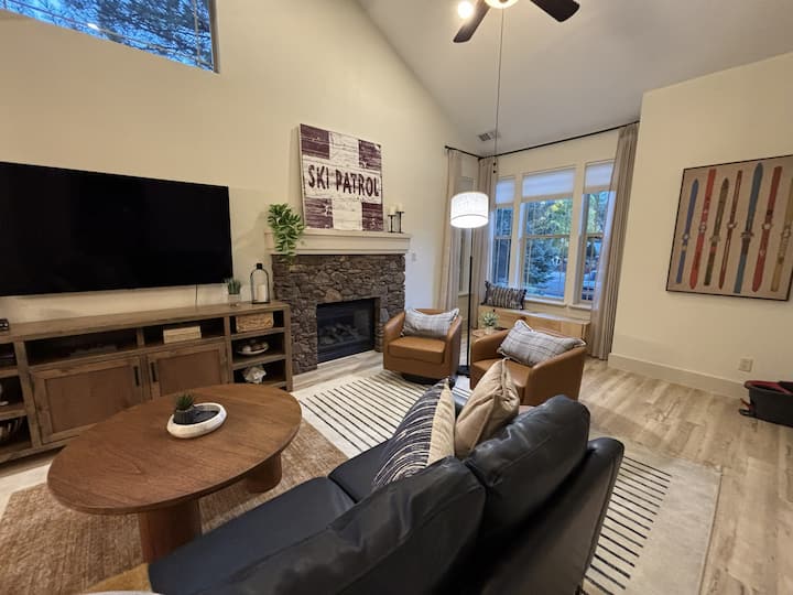 Hot Tub + Pool Table | 5-br Mountain Chalet - Flagstaff, AZ