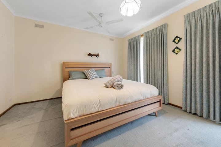 Stay On The Strand - Bendigo