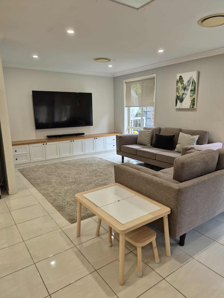 Modern Family Home Near Mona Vale Beach - Scotland Island