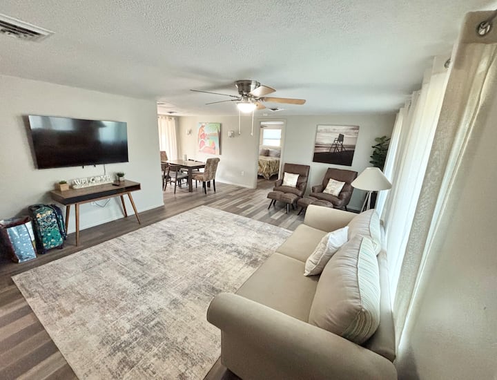 Path To Paradise. - Englewood, FL