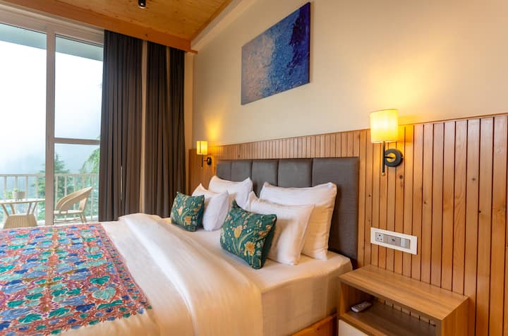 Luxe Mountain View Studio - Dharamshala