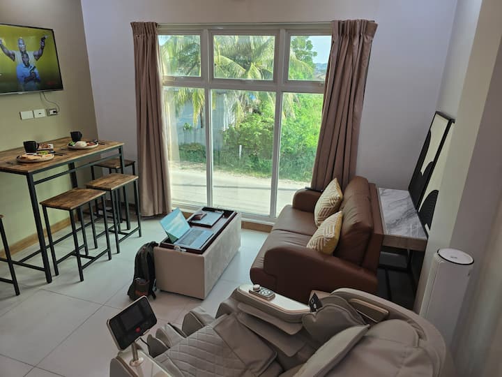 Xecutive Residence #2 : Queen Bed & Massage Chair - Tagbilaran City
