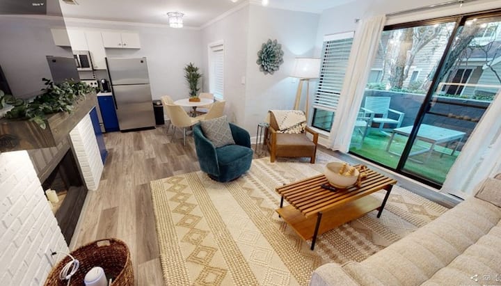 Stylish 2br Uptown Condo | Walk To Bofa Stadium - Charlotte, NC