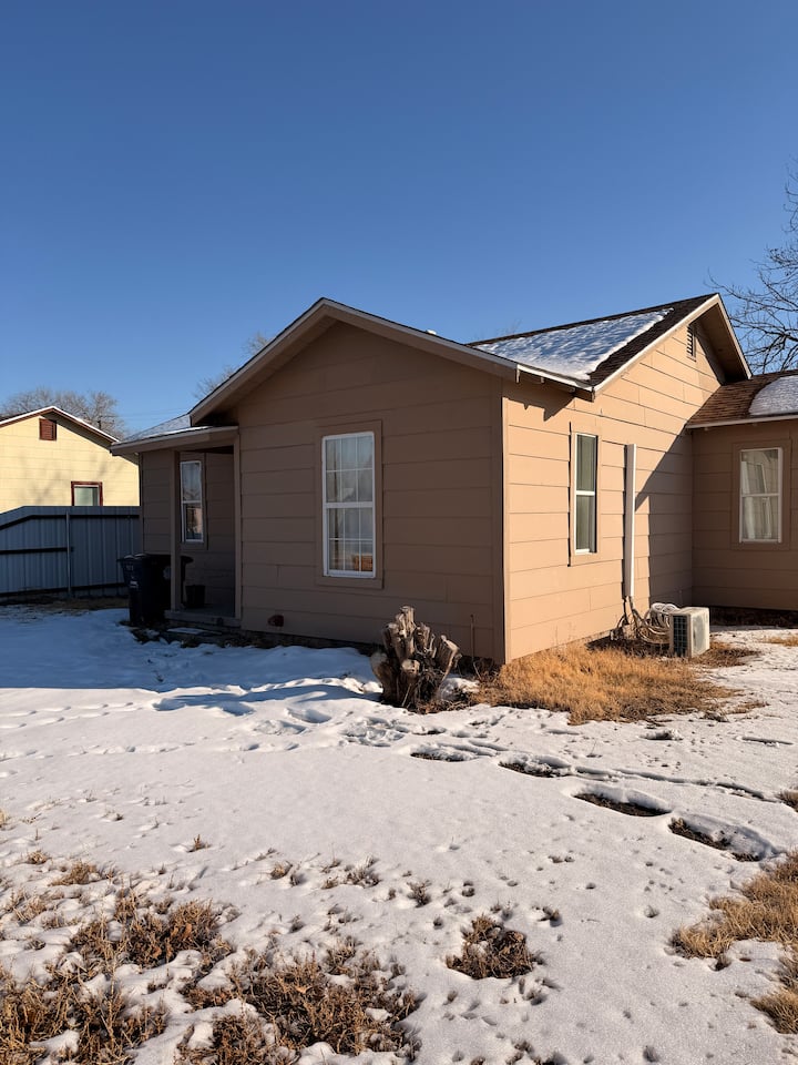 Roswell Crash Pad - Roswell, NM