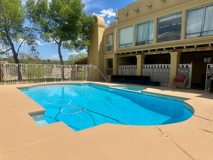 Hilltop Home W Pool And Jacuzzi. 8 Acres Mountain - Nogales, AZ