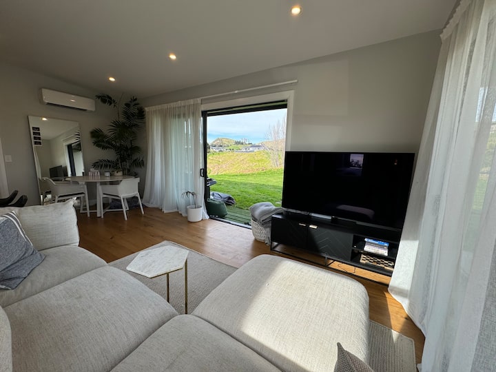 Sister Te Auhi - Tauranga