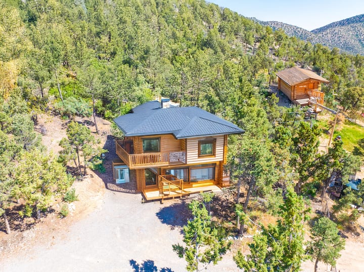 Adventure Hideaway · 4br Cabin With Mountain Charm - Mount Charleston, NV