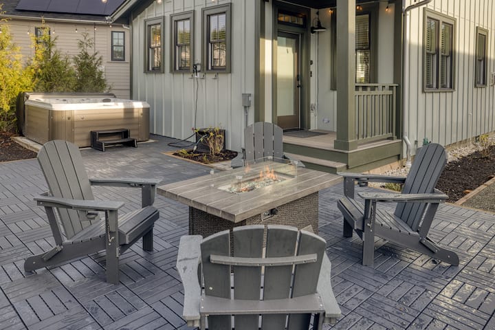 Pvt Hot Tub, Kids Hideout, Family + Dog Friendly - Pacific Beach, WA