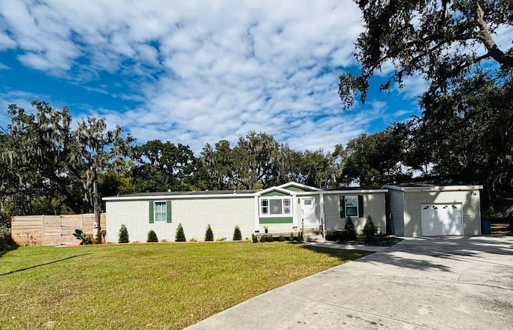 The Southern Escape - Lakeland, FL