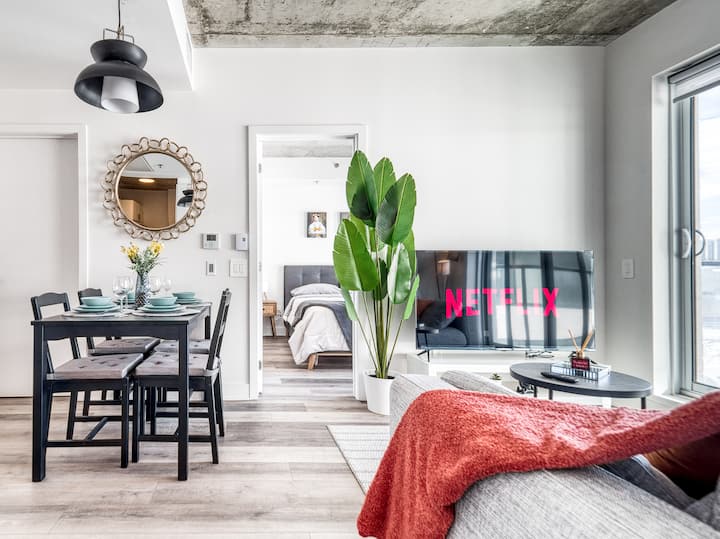 Stunning 2br Condo Near Downtown | Prime Location - Montreal