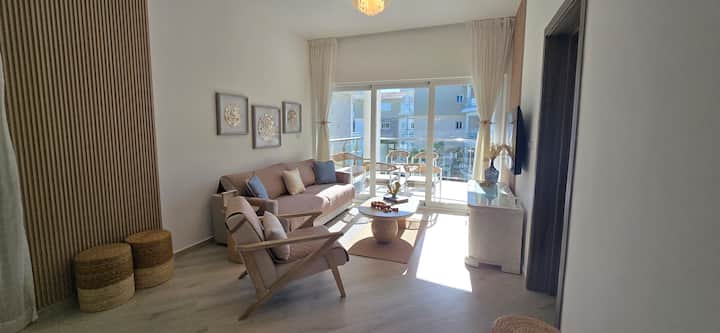 2/2 Beachfront/sea View.
22/min To Puj Airport - Punta Cana