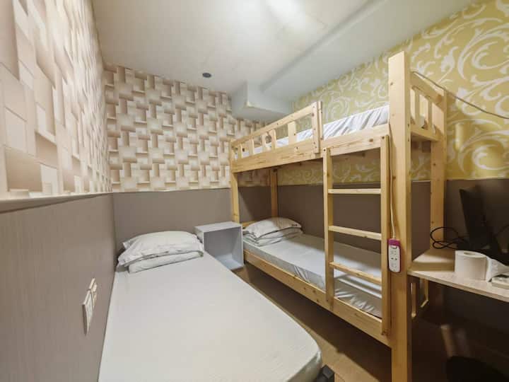 旺角服務式公寓810號房 (3人房) 旺角市中心 獨立浴室 - Tsuen Wan