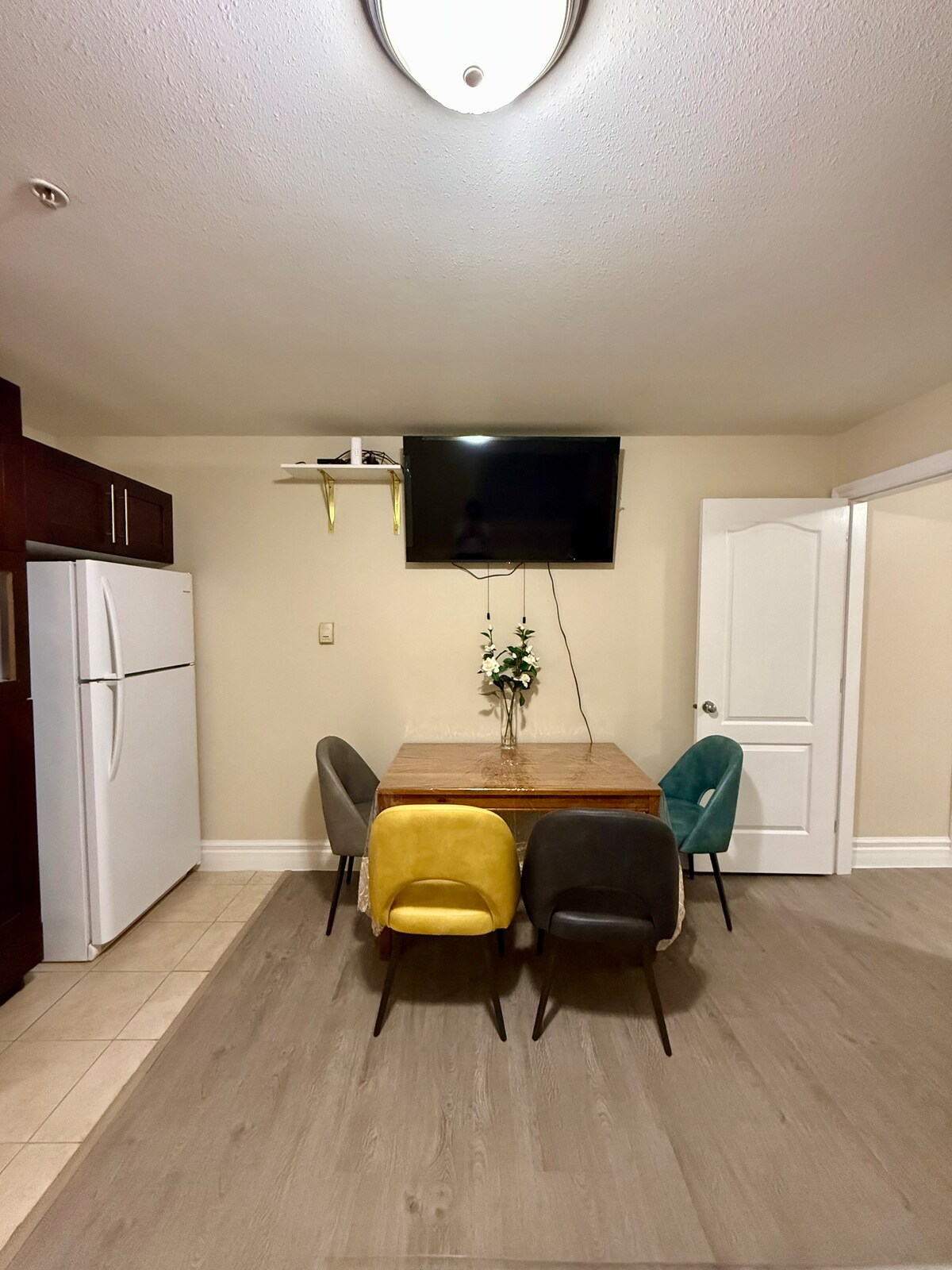 Modern 2BR Garden-Level Suite near Fraser River - Airbnb