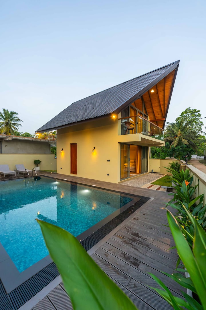 Twin Luxe Villa 1 – Modern Design & Poolside Calm - Mirissa
