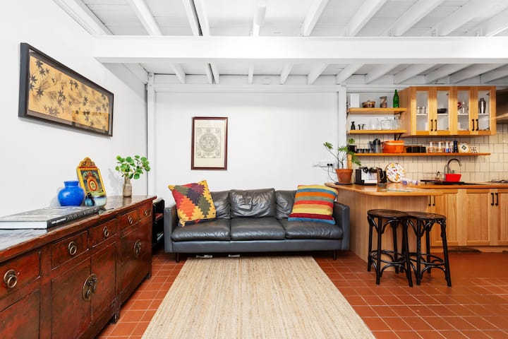 The Freo Stables: 2-br Stylish Stay - Perth