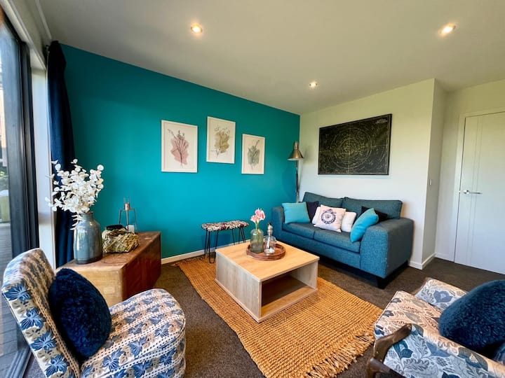 Napier
Close To Town. Private, With Garden - Napier