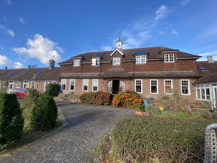 Peaceful, Spacious, Old Luxury, Rural Family Home - West Sussex