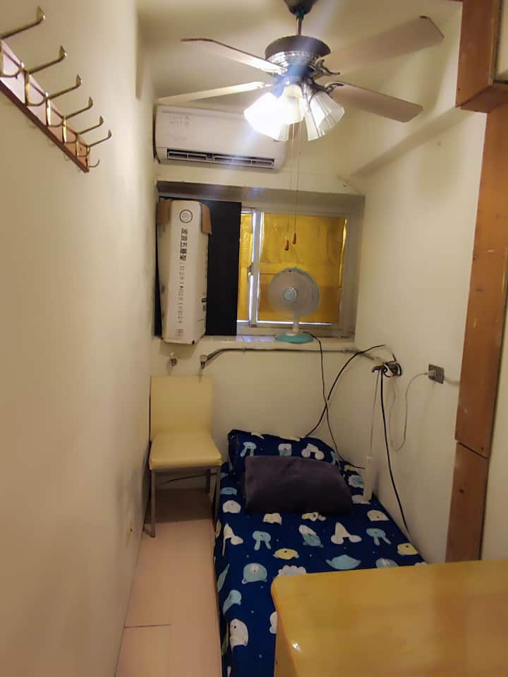 1號新竹火車站房間 不是套房,廁所不在房間裡面, 房子只有你一個人住, 不要打電話來問 - 新竹 東區