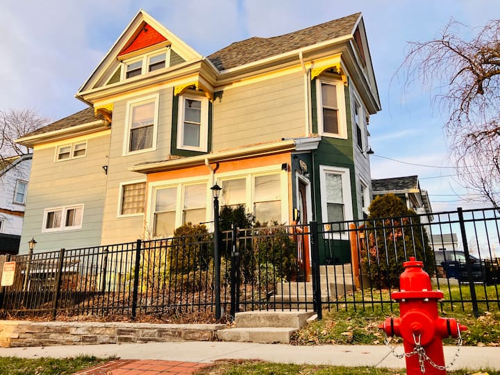 Rustic Sanctuary-1800s Vibe In 21st Century. - Syracuse, NY