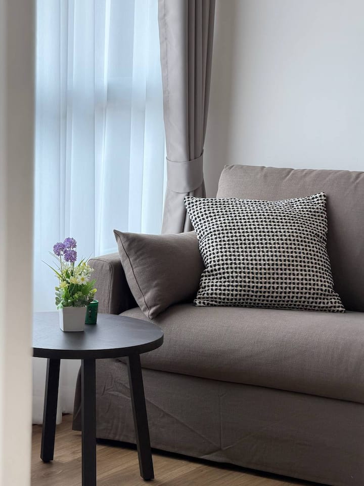 Freshly Renovated Cozy Apartment: 2br, Work Space - Hua Hin