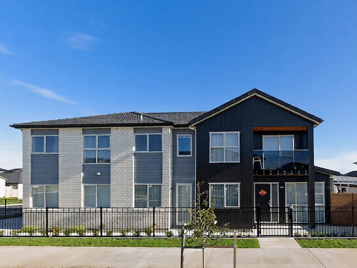 Large Family House Dungloe Ave - 