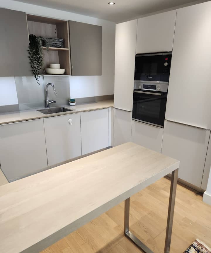 1 Bedroom Flat In Kings Wharf - Gibraltar