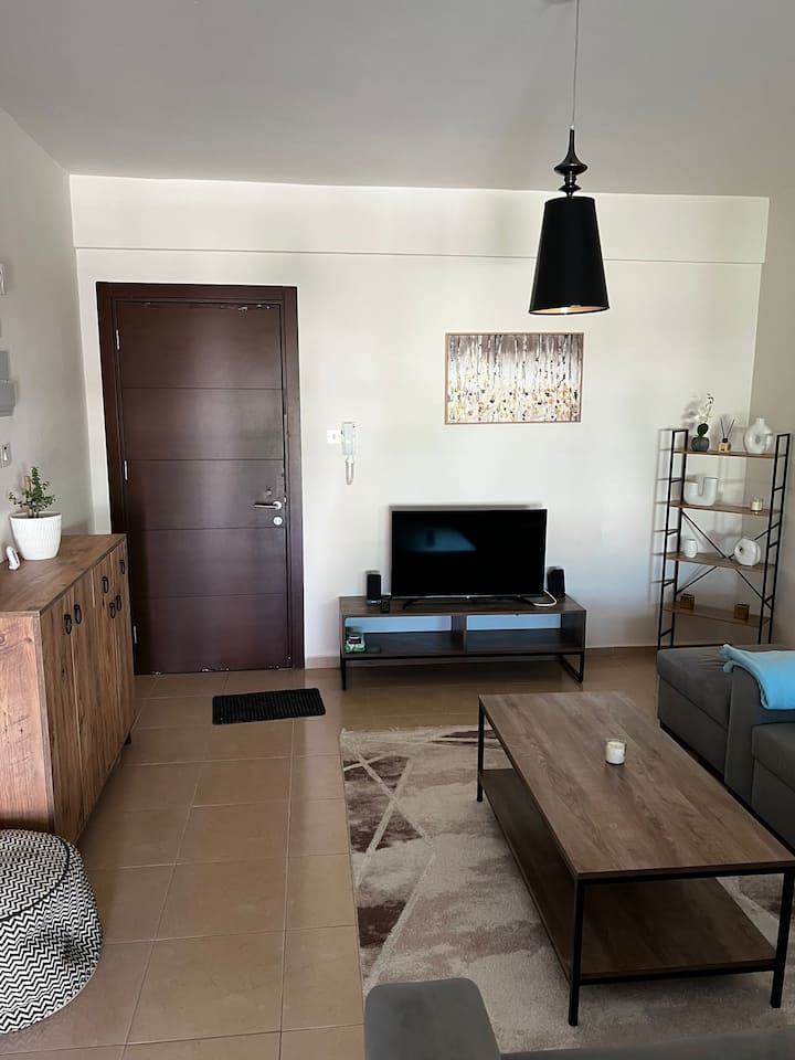 Spacious & Central 2-bed Apartment W/balcony - Nicosie
