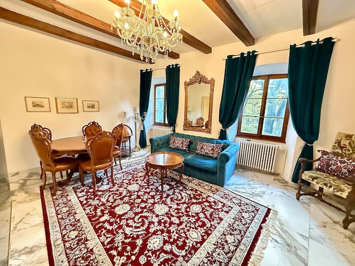 Two-bedroom Apartment In A 15th-century Castle - Montreux