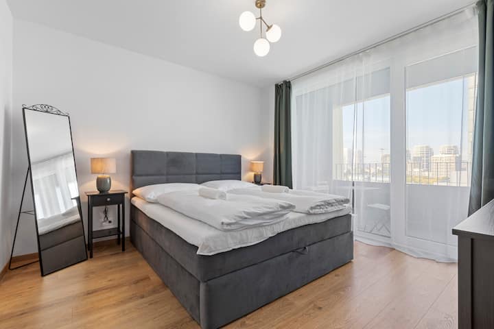 Lam Discovery Ac - Balcony - Bratislava