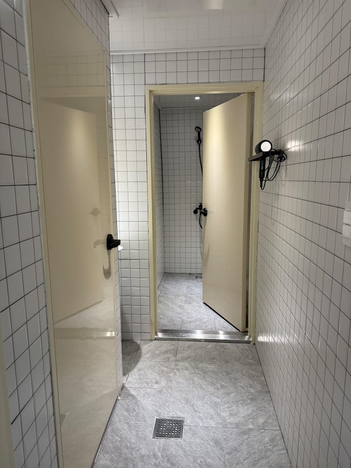 Female Only Capsule A @Roaming_tiger_hostel - Seoul