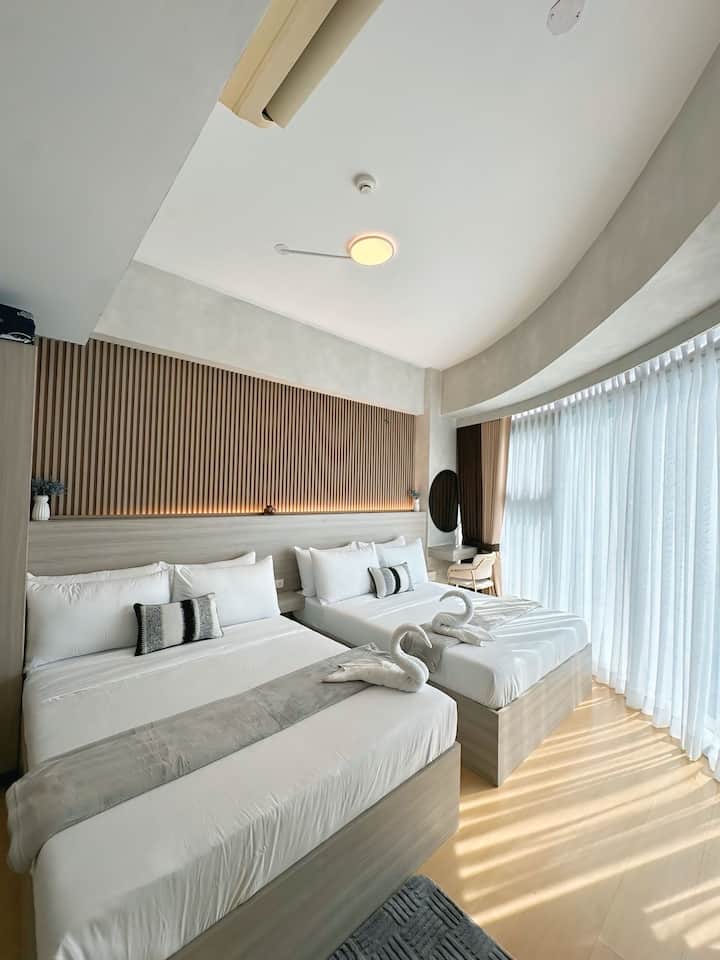 Big-group Friendly W/ Karaoke & Free Parking Bgc. - Taguig