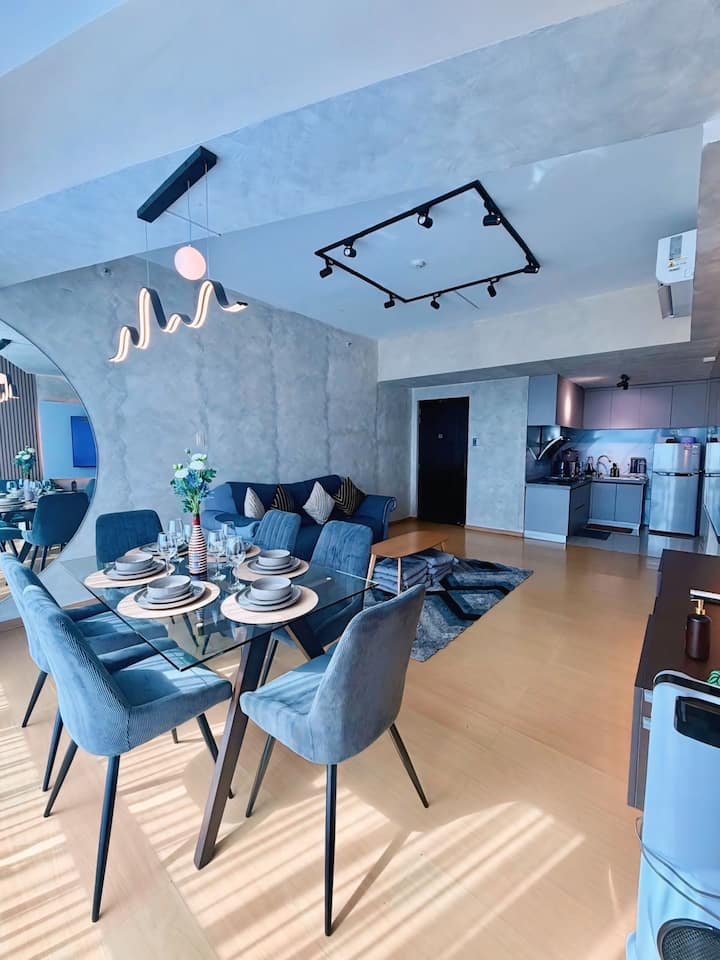 Big-group Friendly W/ Free Parking Bgc. - Makati