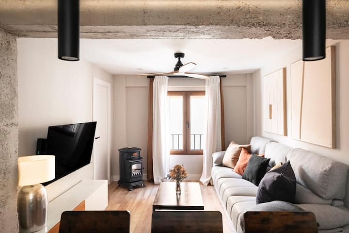 Apartamento A Los Pies De La Alhambra, By Daimar - Granada, Spain