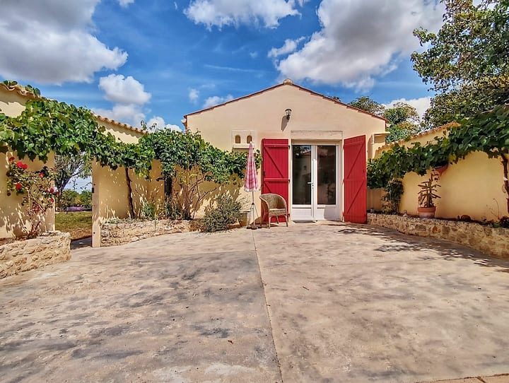 Maison - Surgères - 2 Chambres, Spa/jardin Privé - Surgères